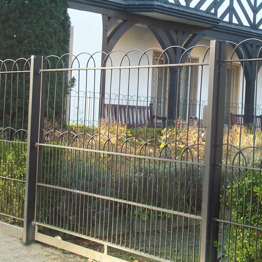 The Smithills Gameproof Fencing H698 Tall